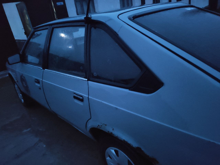 Moskvich 2141 sotaman