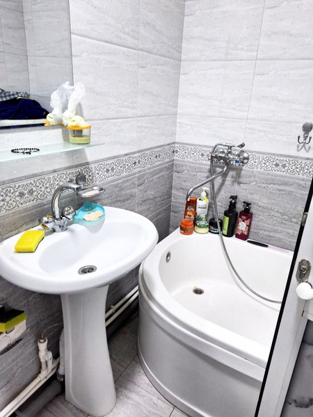 Srochna Muhtasham Saroydan 2/5/11 40m² Yevro remont Xonadon sotiladi