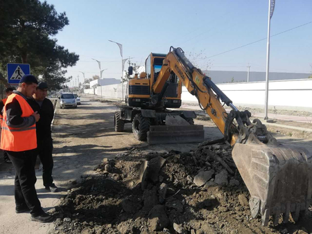 HYUNDAI ROBEX-55W эксковатори сотилади
