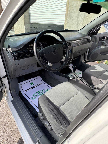 Chevrolet Lacetti sotiladi