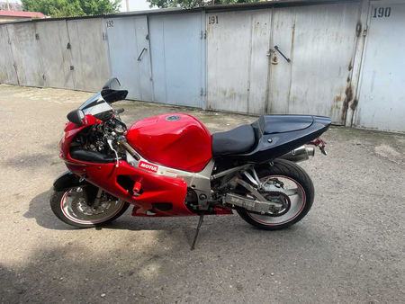 Продаётся Спортбайк suzuki GSX-r K2 750