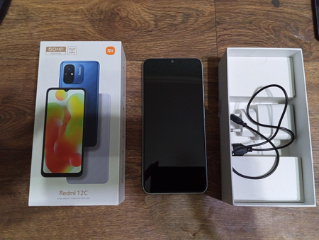Продам телефон Redmi 12С.