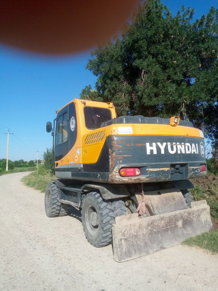 Hyundai 140 sotiladi