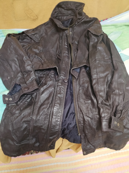 Продам куртку кожаную