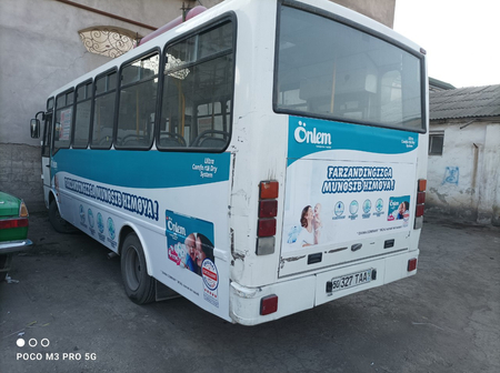 Avtobuslarda reklama