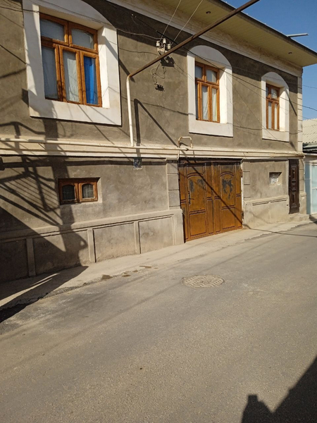 Uchastka sotiladi 130000$