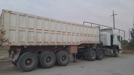 Тягач самосвал howo A6 60t zavodskoy metan