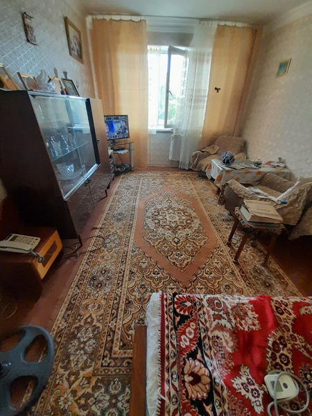 Продаётся 2-х комнатная квартира. Микрорайон. Арка.