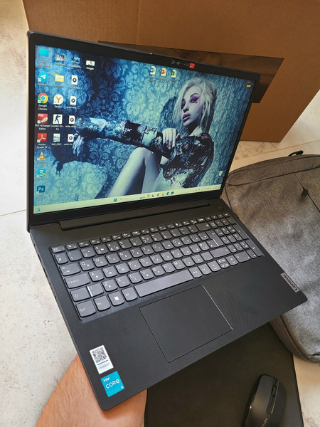 Lenovo yengi noutbook 8 ozu 256gb srochna sotladi