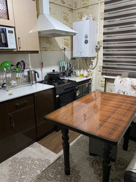 сергели 5 А.3 хона ,57 квадрат,45 чи дом,метро олдида,500$