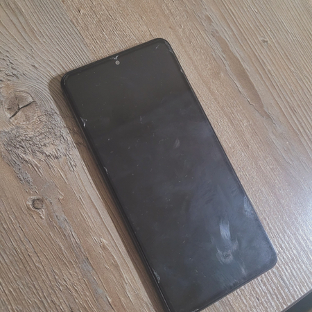 Poco f3 bez kar dok 6/128