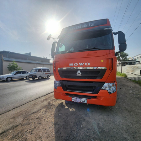 HOWO T7 Тягач срочна Сотилади