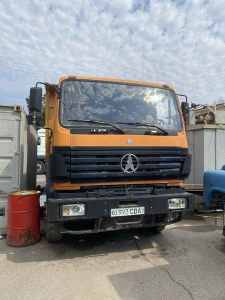Самосвал North Benz