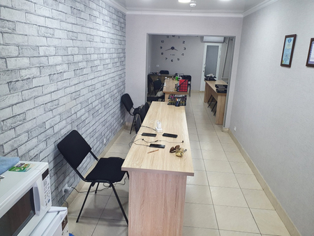 Продаю Столы Офисные почти новые