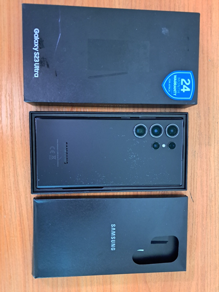 С каробками Samsung Galaxy S23 Ultra 256Гб  2-Sim  Vietnam  100% Orig!