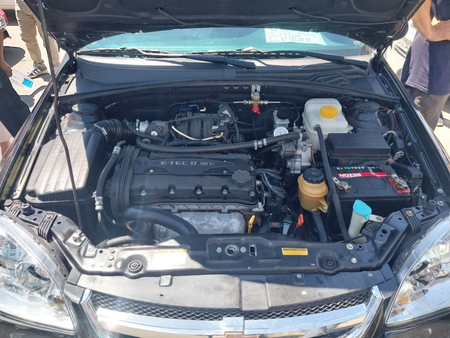 Lacetti 1.6 avtamat 3- pazitsa sotiladi