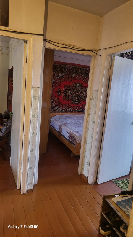 Продам 3-х комнатную квартиру.  Возле американской школы.