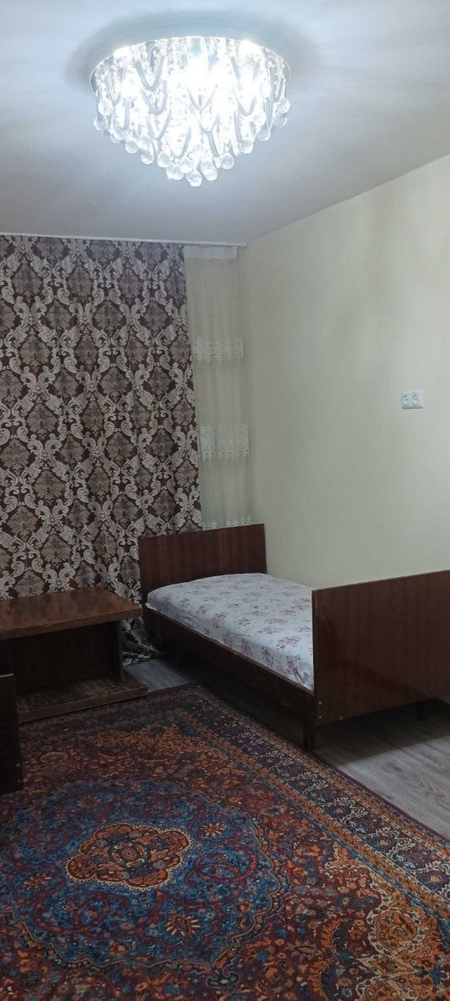 Юнусабад Чинабад С.
Ор:Зелёная долина 
1/1/2
30м2
350$
Чистая квартира