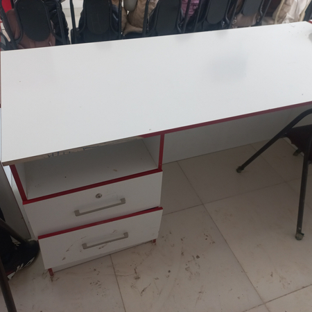 Dokon uchun mebel pirlavka