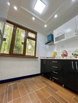 Якасарай сим сим 4 комнаты 82м²+12м² подвал  вдоль дороги под офис