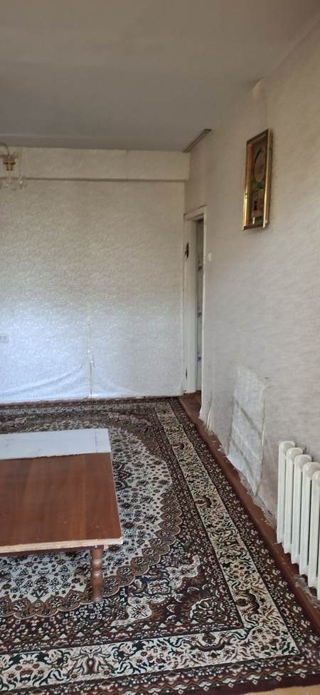 Продаётся квартира.  2 комнатный юнусобод 4 квартал кирпичный дом.