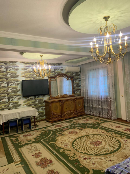 Своя 4/3/5, Югнакий, 92кв/м, мебель и техника остаётся, балкон 2 * 6 м