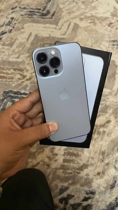 Iphone 13 pro 256 talik karobka dakument srochni oladiganlar tel qilsi
