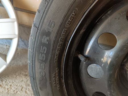 Продам балоны от автомобиля ЖЕНТРА.