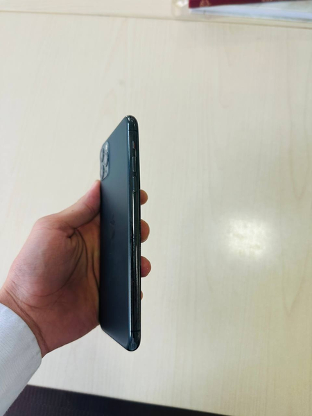 Iphone 11 pro max 256 GB fesaydi Turton bor karopka bor uselen 100 ymk