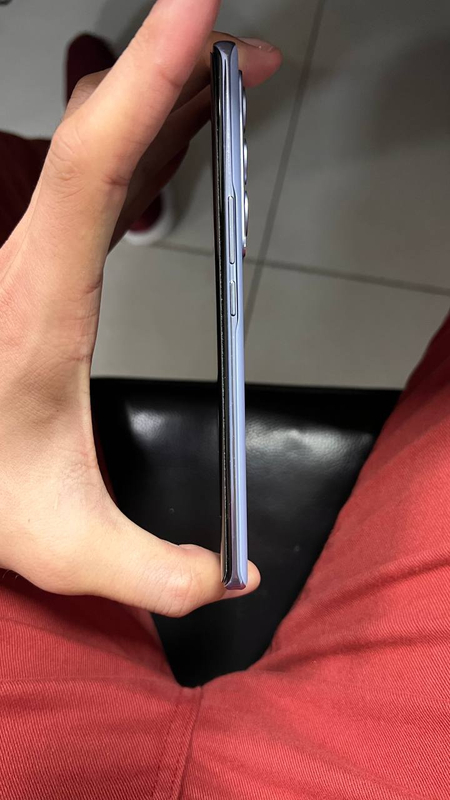 Продам телефон vivo v27 12/256