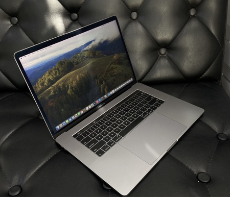 Apple Macbook Pro 2018 года 15 inch i9 32GB-1TB в хорошем состоянии
