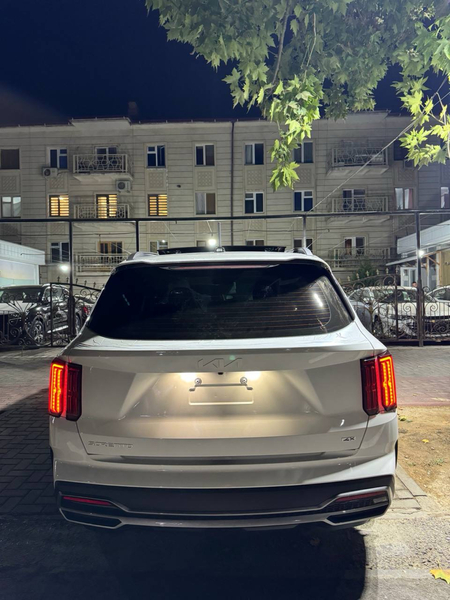 Kia Sorento 2.5 7 kishilik oq 2023 pachka