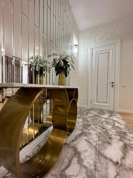 Срочно продается 2х ком. кв-ра, ЖК NRG Mirzo U, ор-р:Буз базар, 64м2