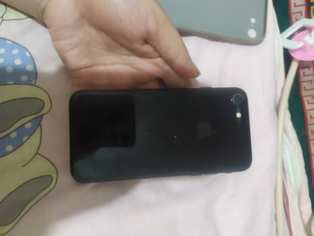 iPhone 7 срочно сотилади