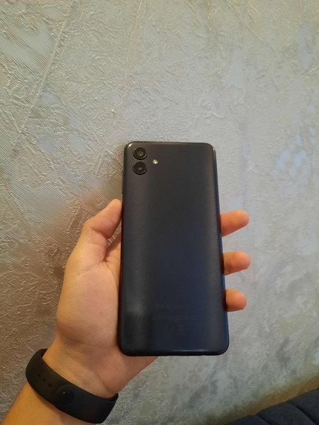 Samsung A04. 4/64gb Срочно сотилади