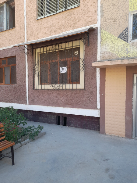 Yangi markazda 13 dom 1 etaj 2 xonali dom sotiladi
