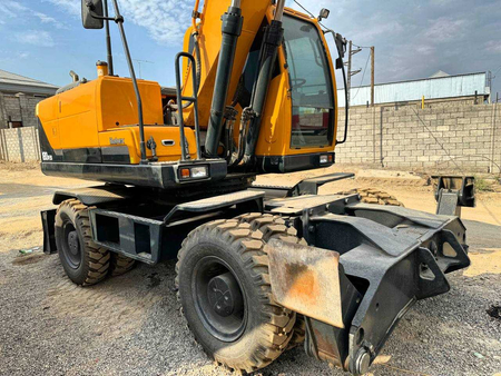 экскаватор HYUNDAI 180W-9S