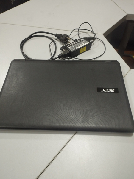Noutbuk Acer , Chotki ishlidi.