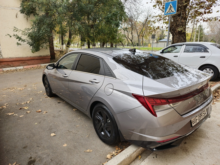 Hyundai elantra 2021 sotiladi