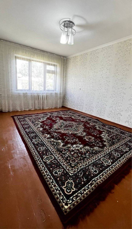 Чиланзар-1.  3комнатная кирпич. 70м2