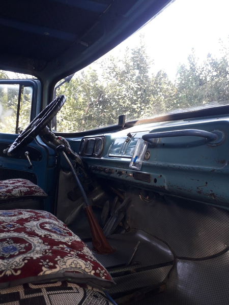 ZIL 130 sotiladi. Xolati a'lo