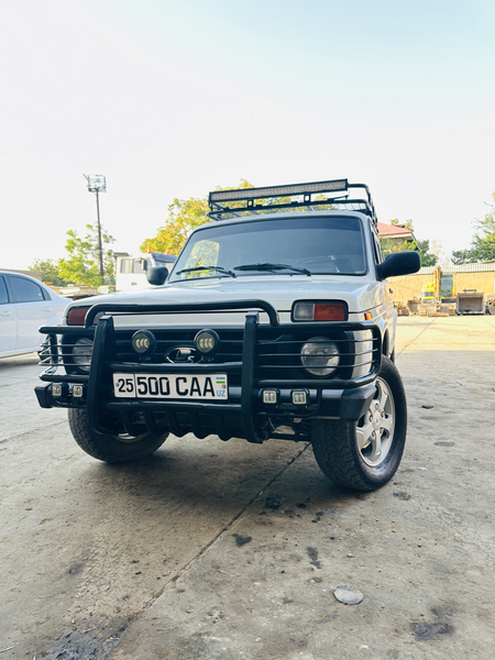 Niva 4x4 sotiladi