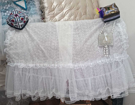 Beshikga qizil duxobadan komplekt materiallar
