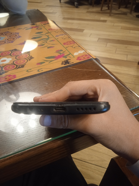 Redmi8A 64/4 aybi ekranda