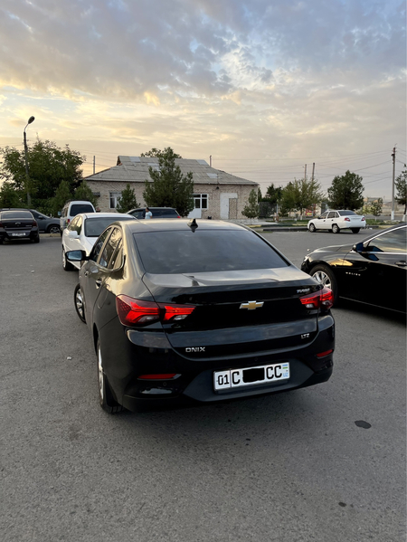 Chevrolet Onix avtomat Ltz sotiladi