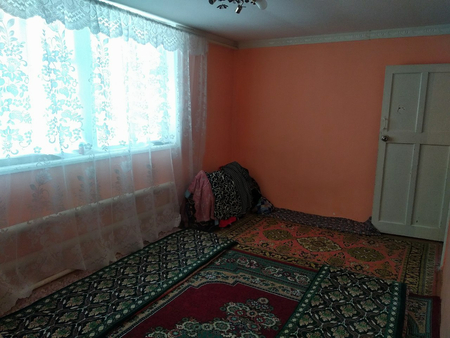 Ховли сотилади !