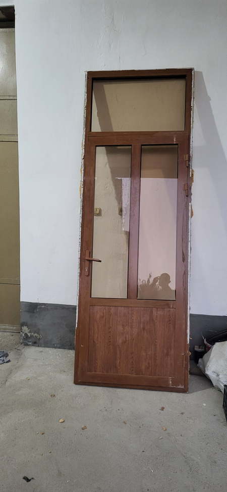 Akfa eshik va romlar sotiladi Manzil samarqand tuman Razmer2.75 ga 90