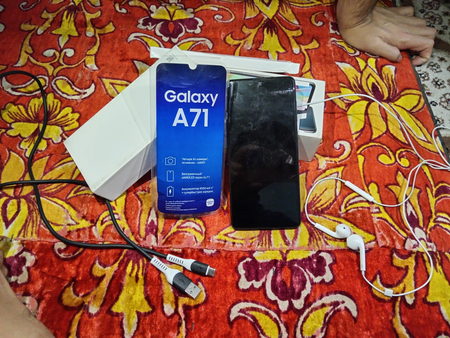 Telefon A71 sotiladi