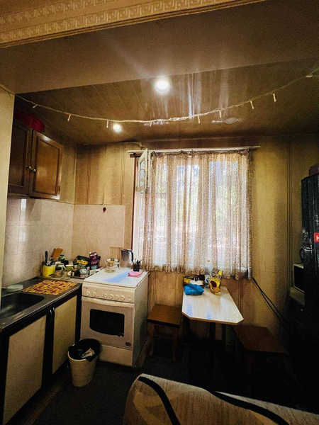 Продается Чиланзар 8 кв. 2в3/1/4 вдоль дороги под нежилое