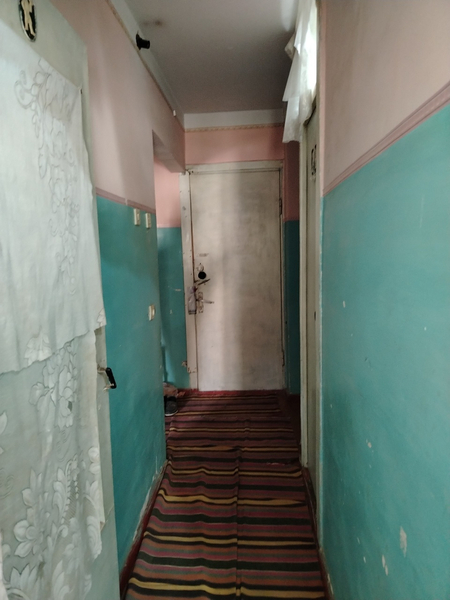 СРОЧНО ПРОДАЁТСЯ Чирчик ш. 9 м/н 3-этаж 1х